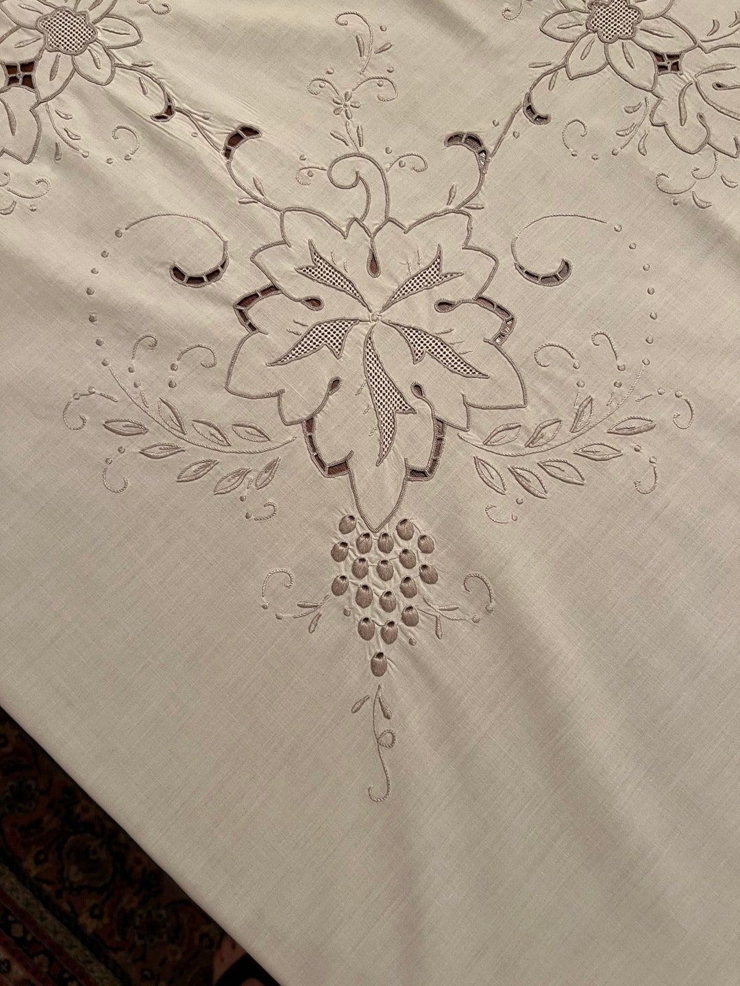 Large Vintage Tablecloth - Etsy