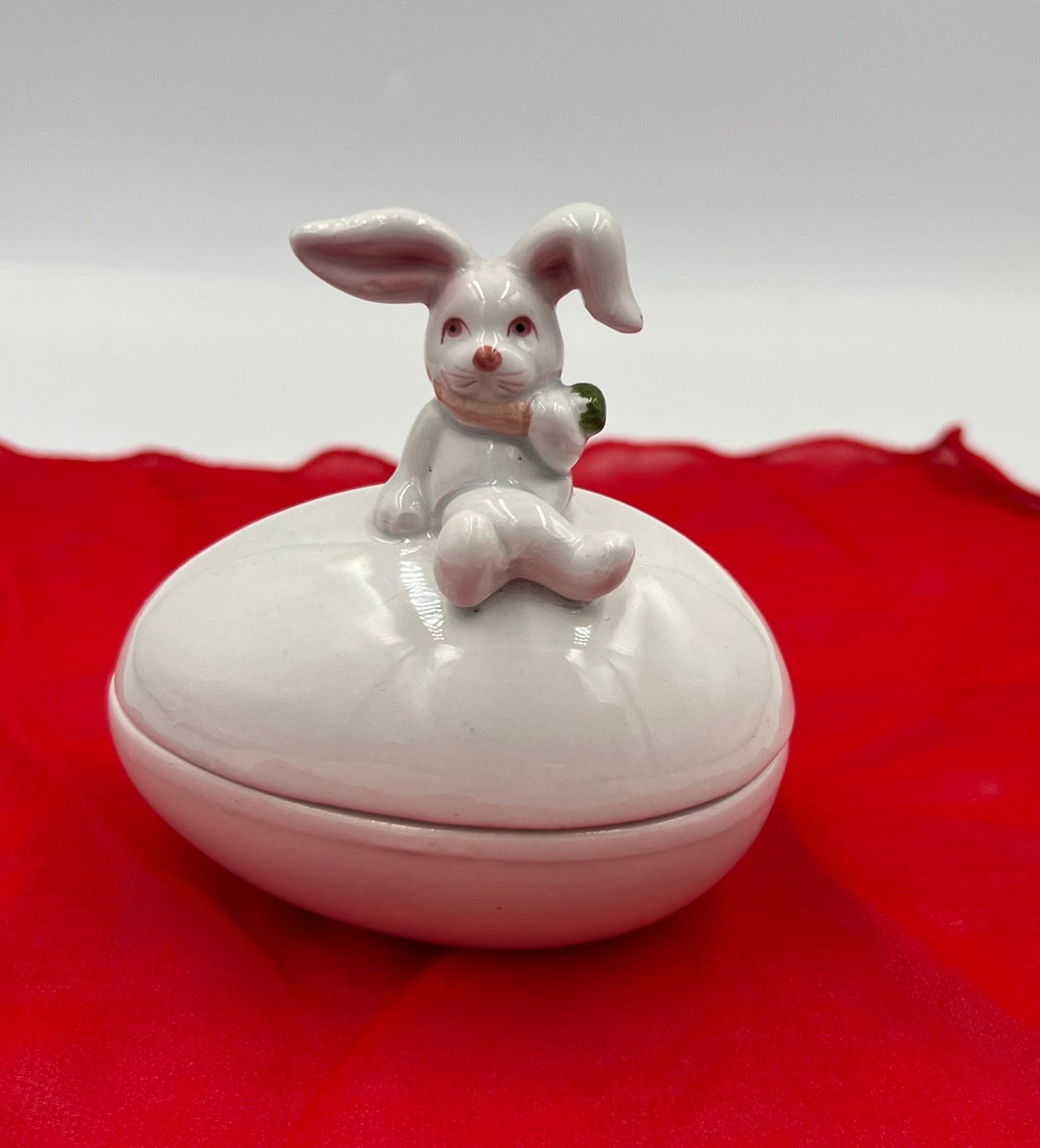 1978 Fitz and Floyd Easter Bunny and Egg Trinket Box - Etsy