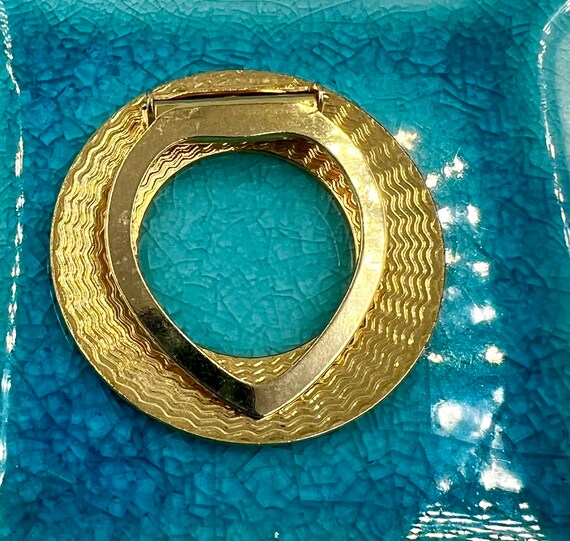 Mid Century Gold Toned Round Scarf Clip - Gem