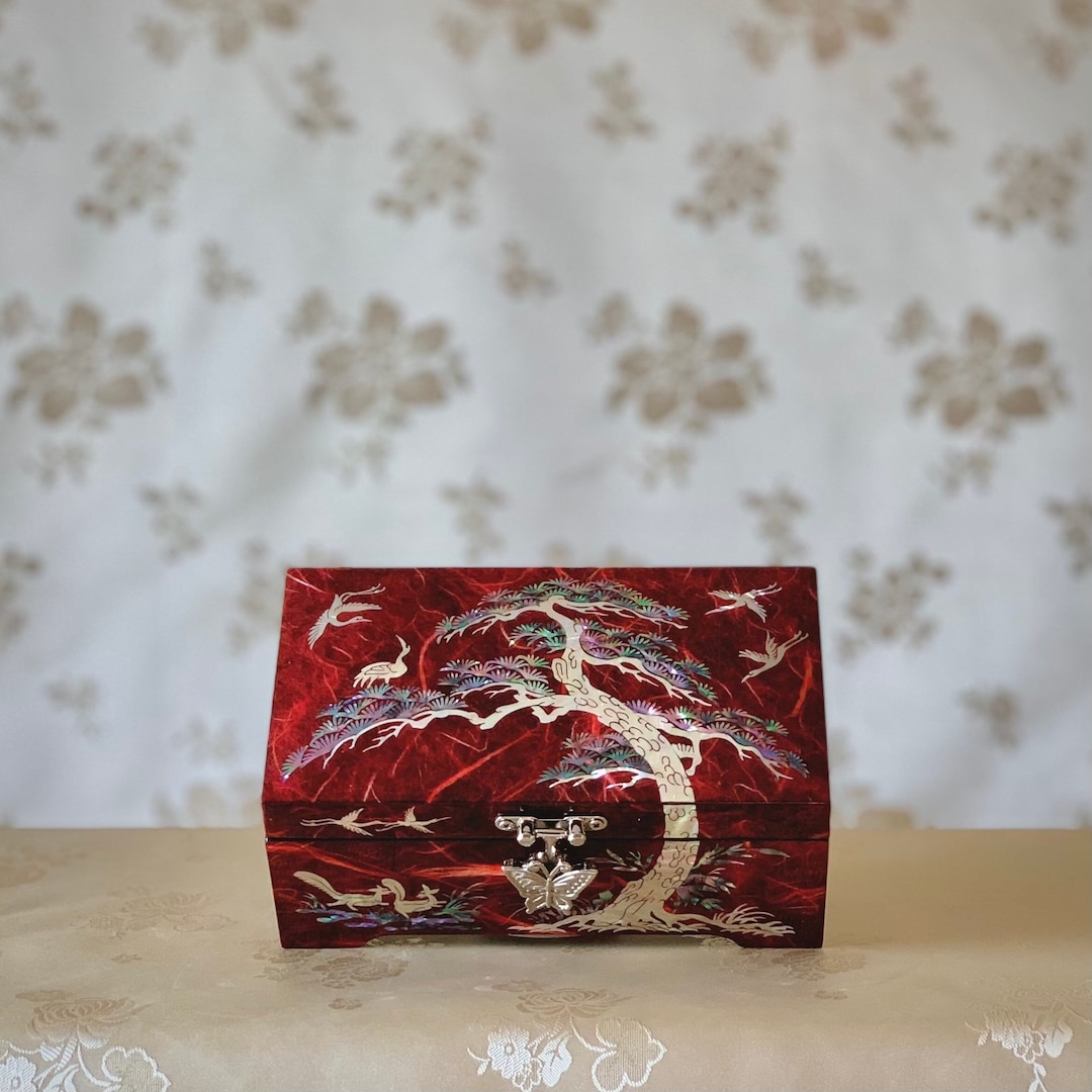Korean Mother of Pearl Red Hanji Jewelry Box With Pine Tree and Crane ...