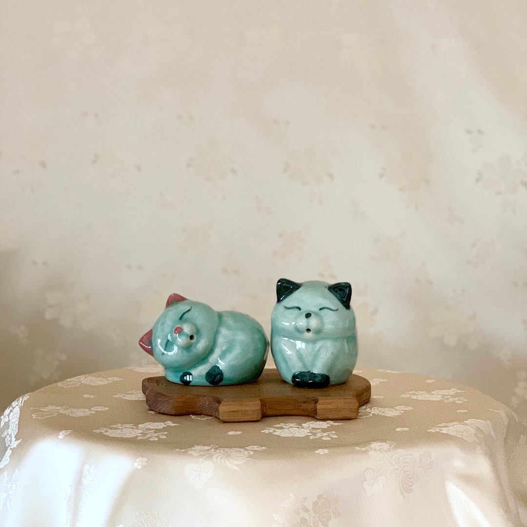 Beautiful Korean Traditional Handmade Celadon Miniature Set of Two Cats ...