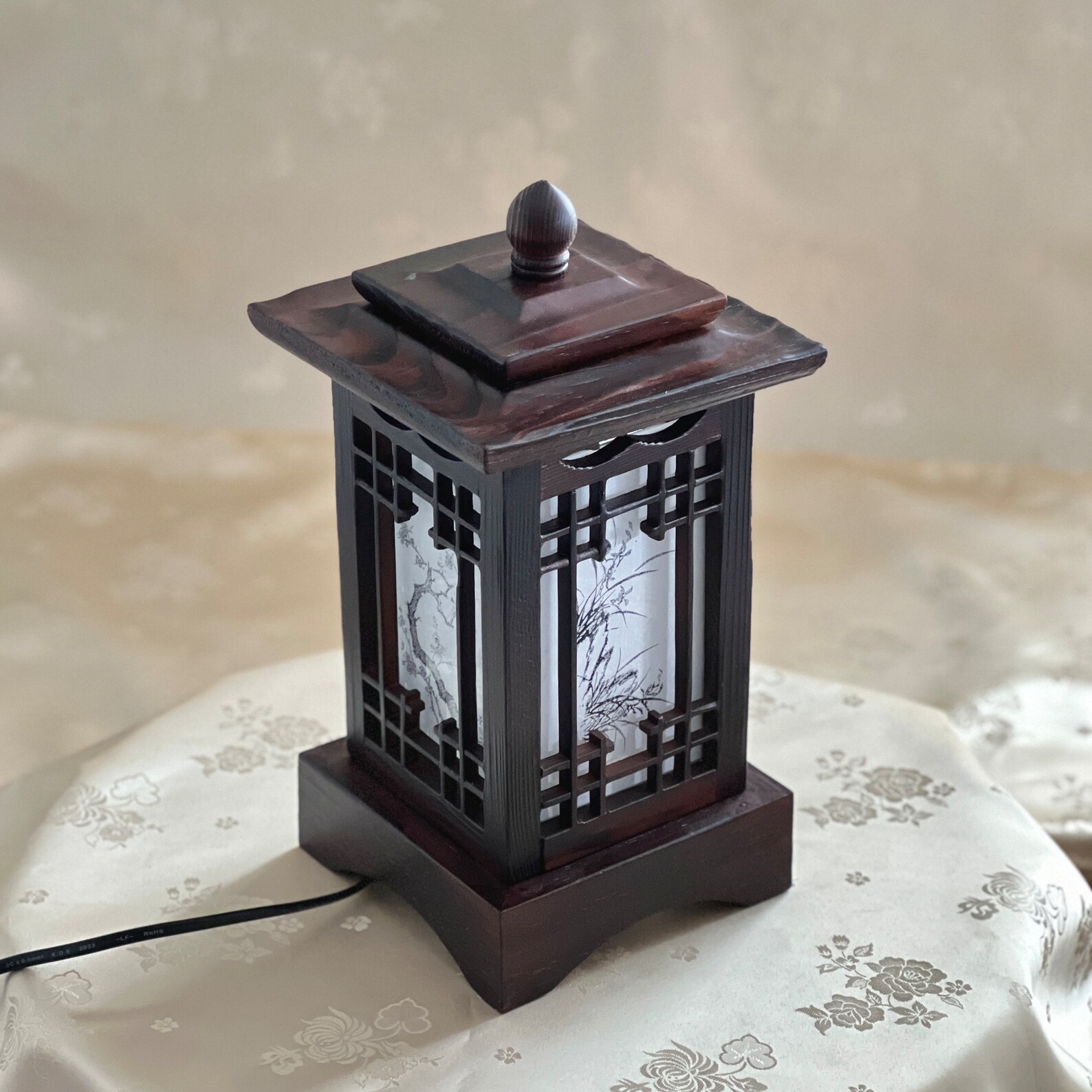 Korean Pavilion Shape Wooden Accent Table Lamp With Square Pagoda Roof ...