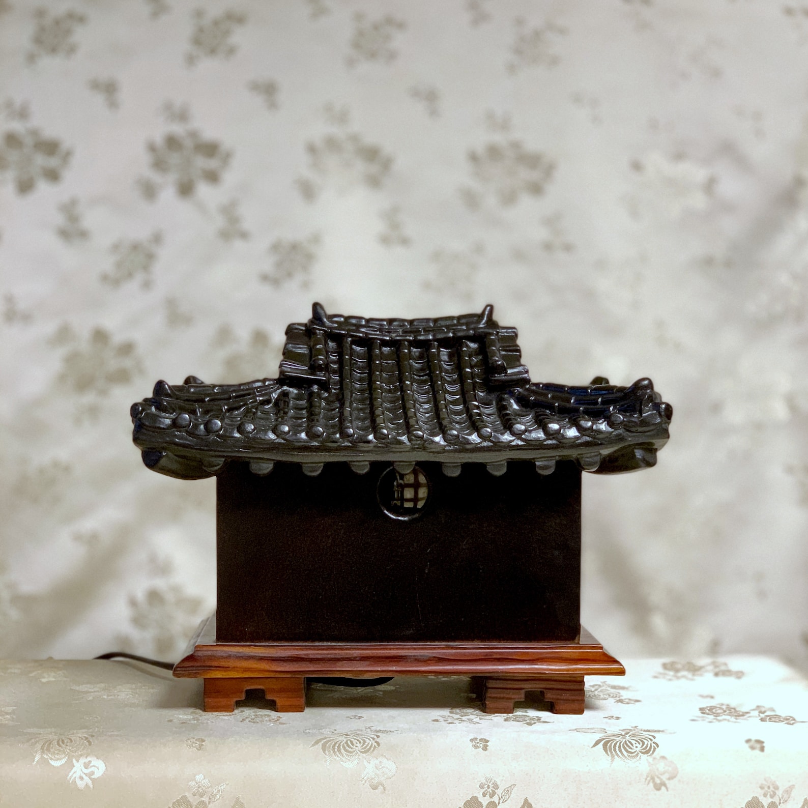 Korean Traditional Handmade Wooden Tile Roofed House 한옥 기와집 - Etsy