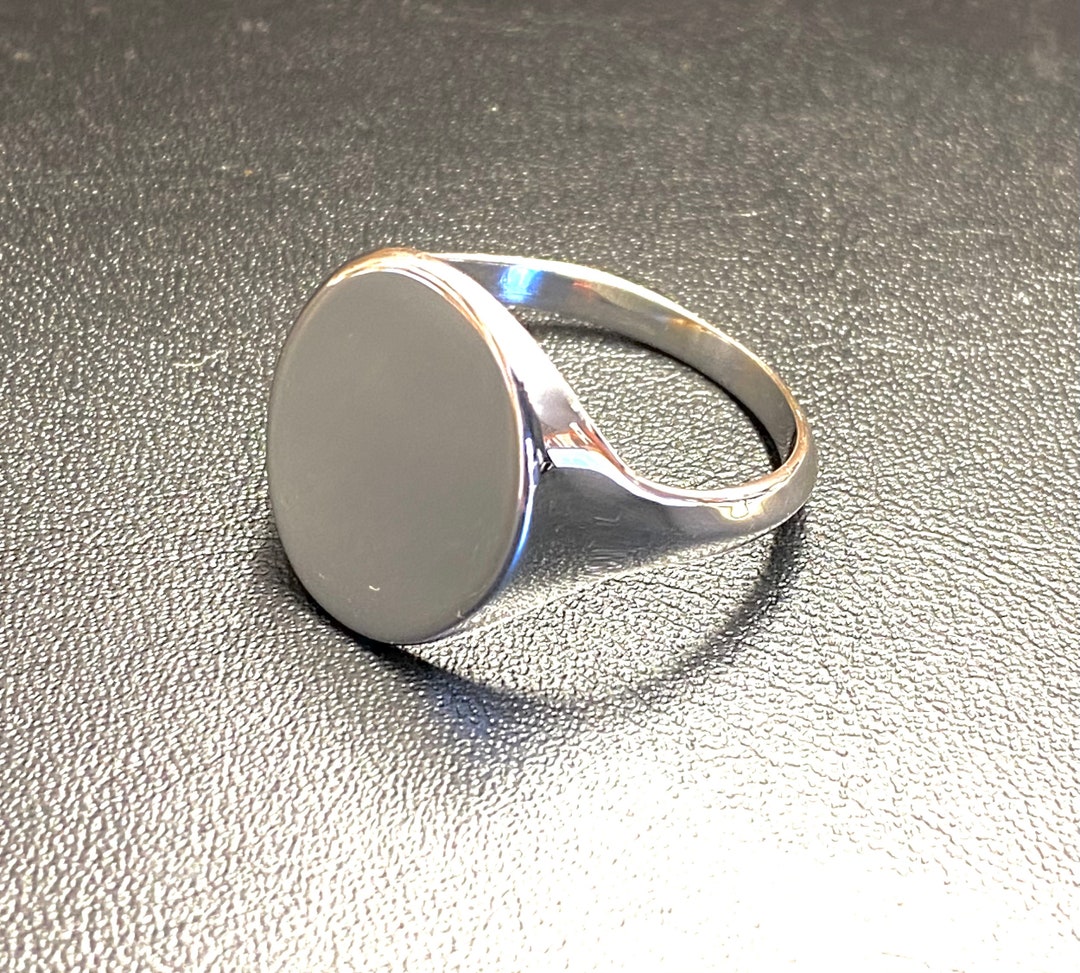 Mens Signet Sterling Silver 16mm X 14.5mm Heavyweight Oval Shape Ring ...