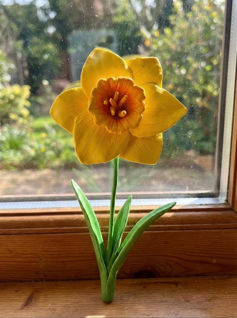 Daffodil Flower Pottery Sculpture Template: Clay Hand Building (PDF ...