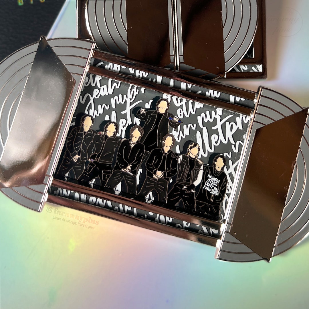Run BTS 달려라 방탄 Sliding Enamel Pin/slider (interactive Sliding Pin ...