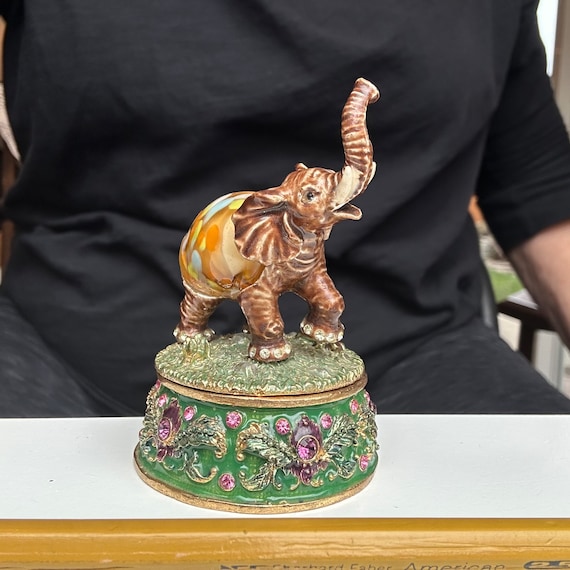 Elephant ring box store