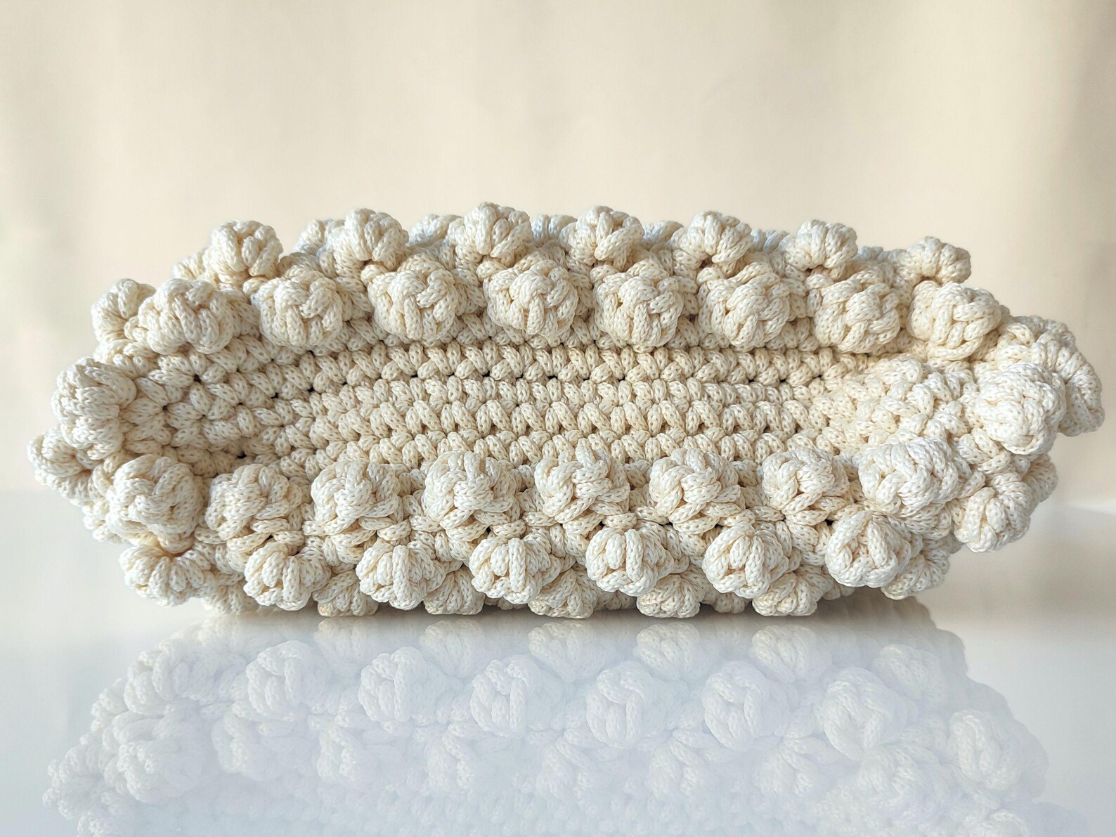 Bold Finesse Hand-knitted Bag, Off-white Versatile Bubble Shoulder Bag ...