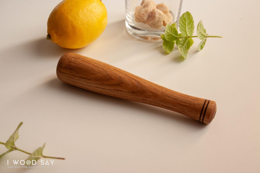 Handcrafted Oak Bartender Muddler: Rustic Cocktail Bar Tool - Etsy