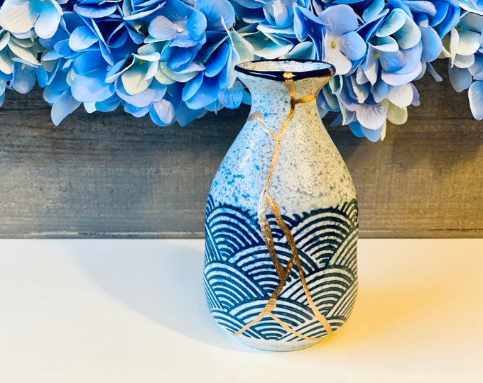 Kintsugi Vase, Kintsugi Scale Wave Sake Bottle, Kintsugi Pottery ...