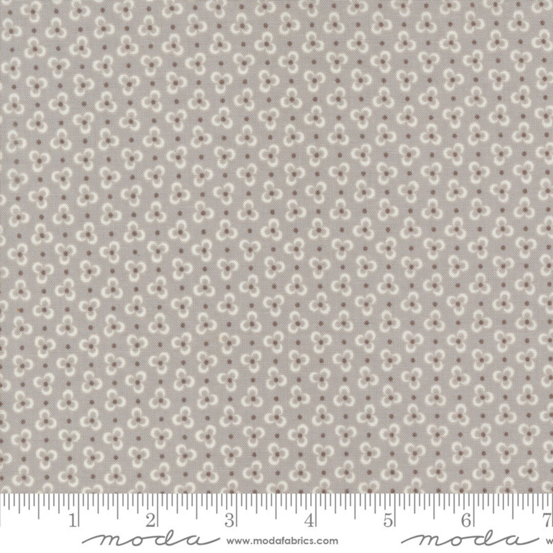 Moda Fabrics - My Summer House - Quilt Fabric-by-the-1/2 Yard by Bunny ...