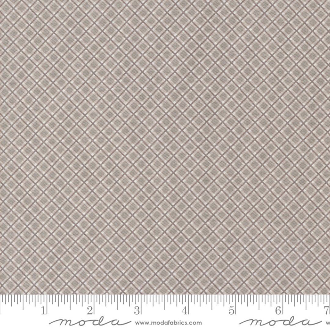 Moda Fabrics - My Summer House - Quilt Fabric-by-the-1/2 Yard by Bunny ...