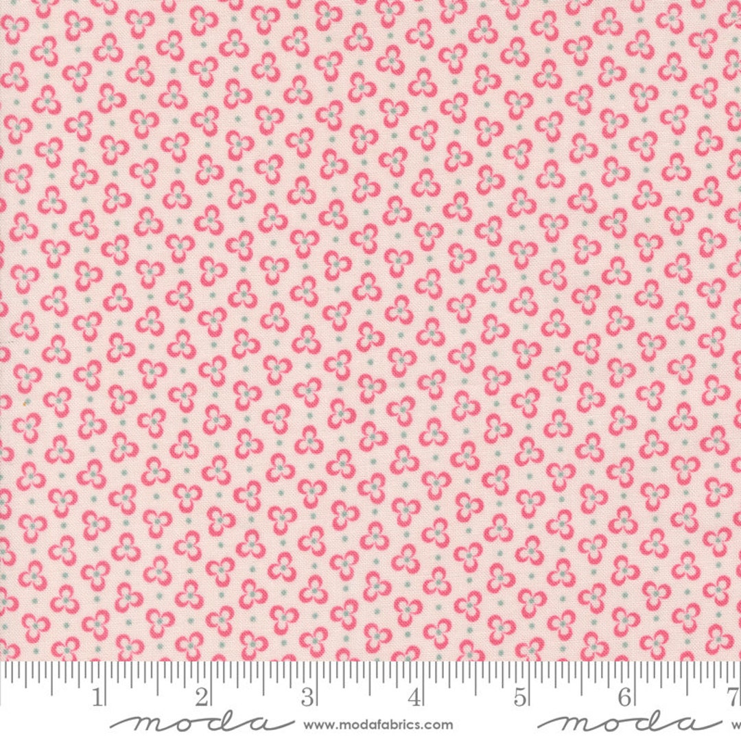 Moda Fabrics - My Summer House - Quilt Fabric-by-the-1/2 Yard by Bunny Hill Design 3044 14 ...