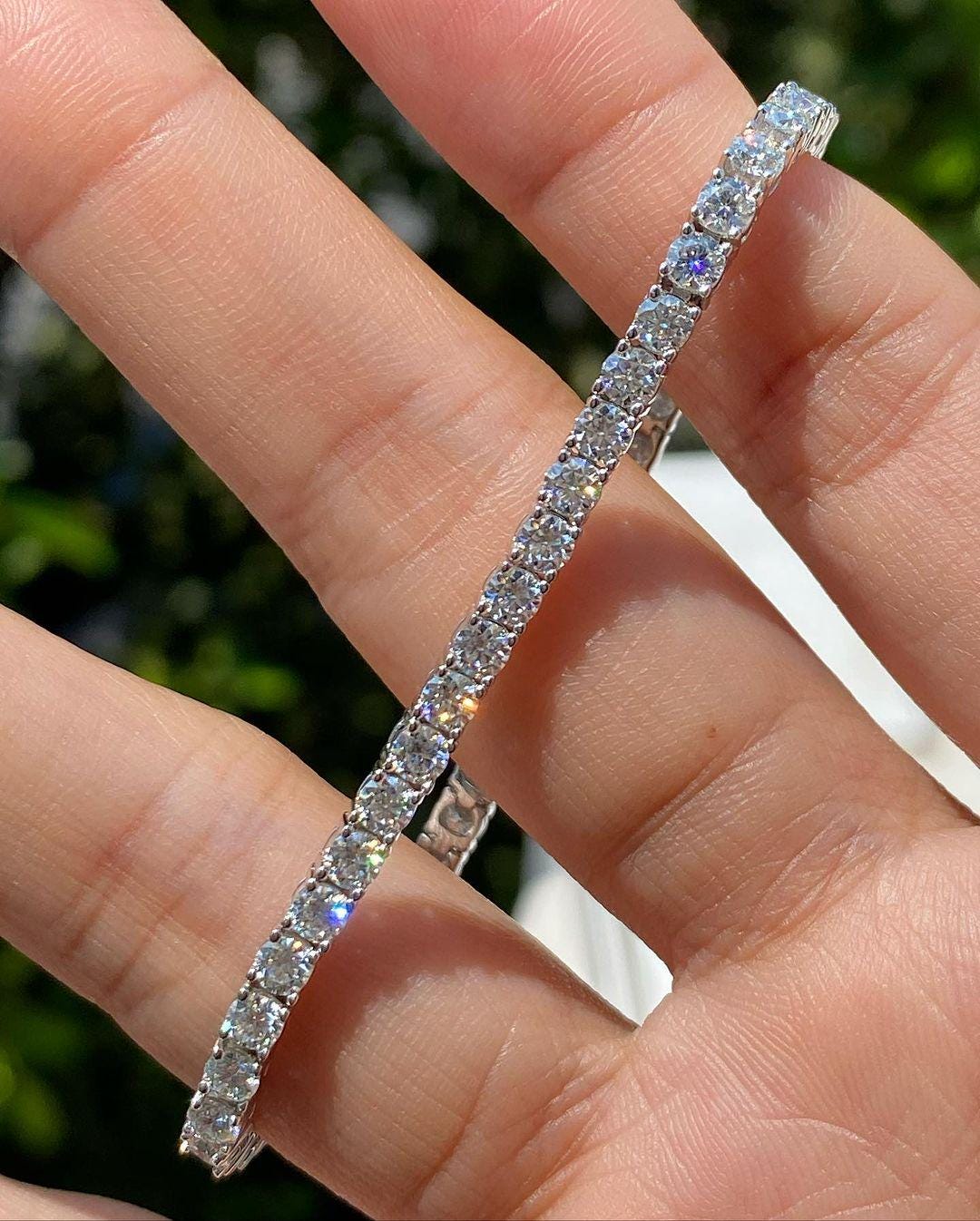 White Round Brilliant Cut Signity Diamond Prong Set Tennis Bracelet for ...