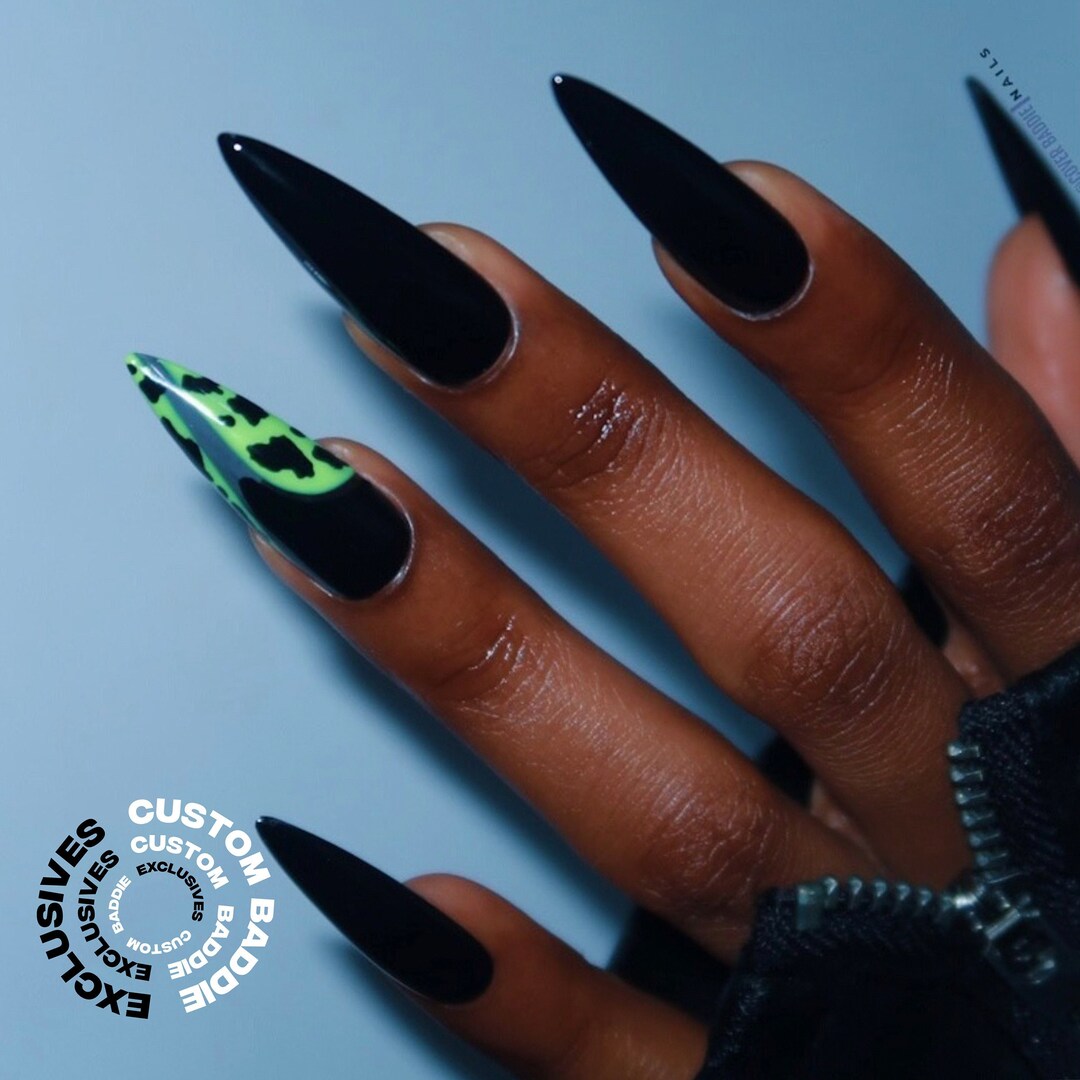 Spookie Coochie| Cover Baddie BUYER PROGRAM| Ufo| 12PC Reusable Press ...