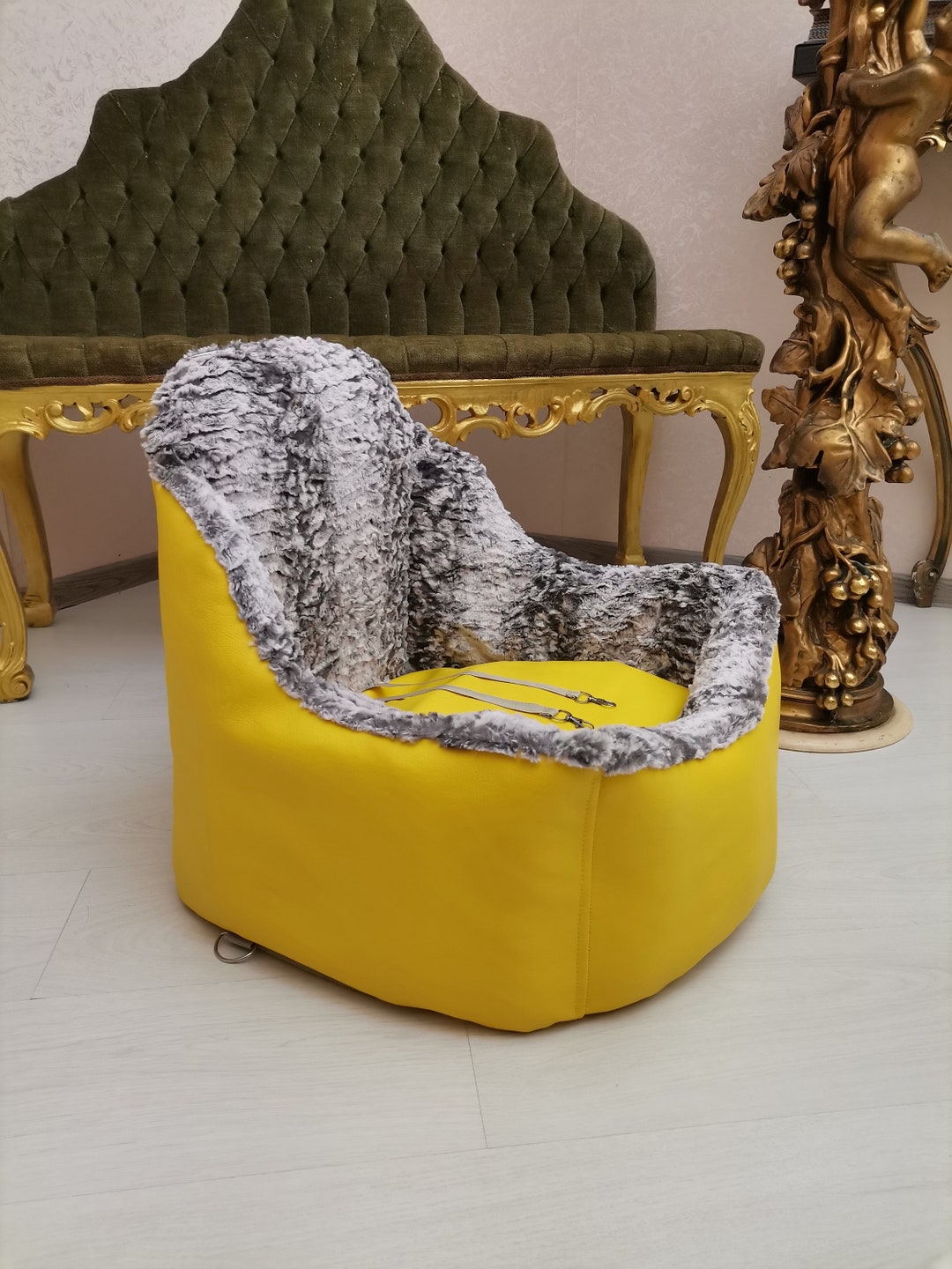 Car Seat For Dog With Fur Winter Car Seat For Puppy Sunny Car Hammock car-seat-for-dog-with-fur-winter-car-seat-for-puppy-sunny-car-hammock