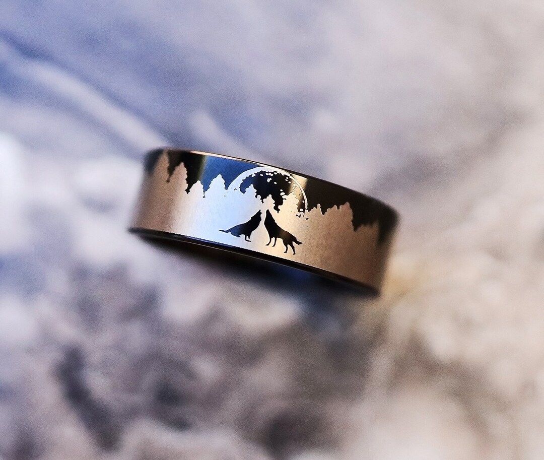 Howling Wolf Wedding Band, Howling Wolves Engagement Ring, Wolf Ring, Nature Forest Wolves ...