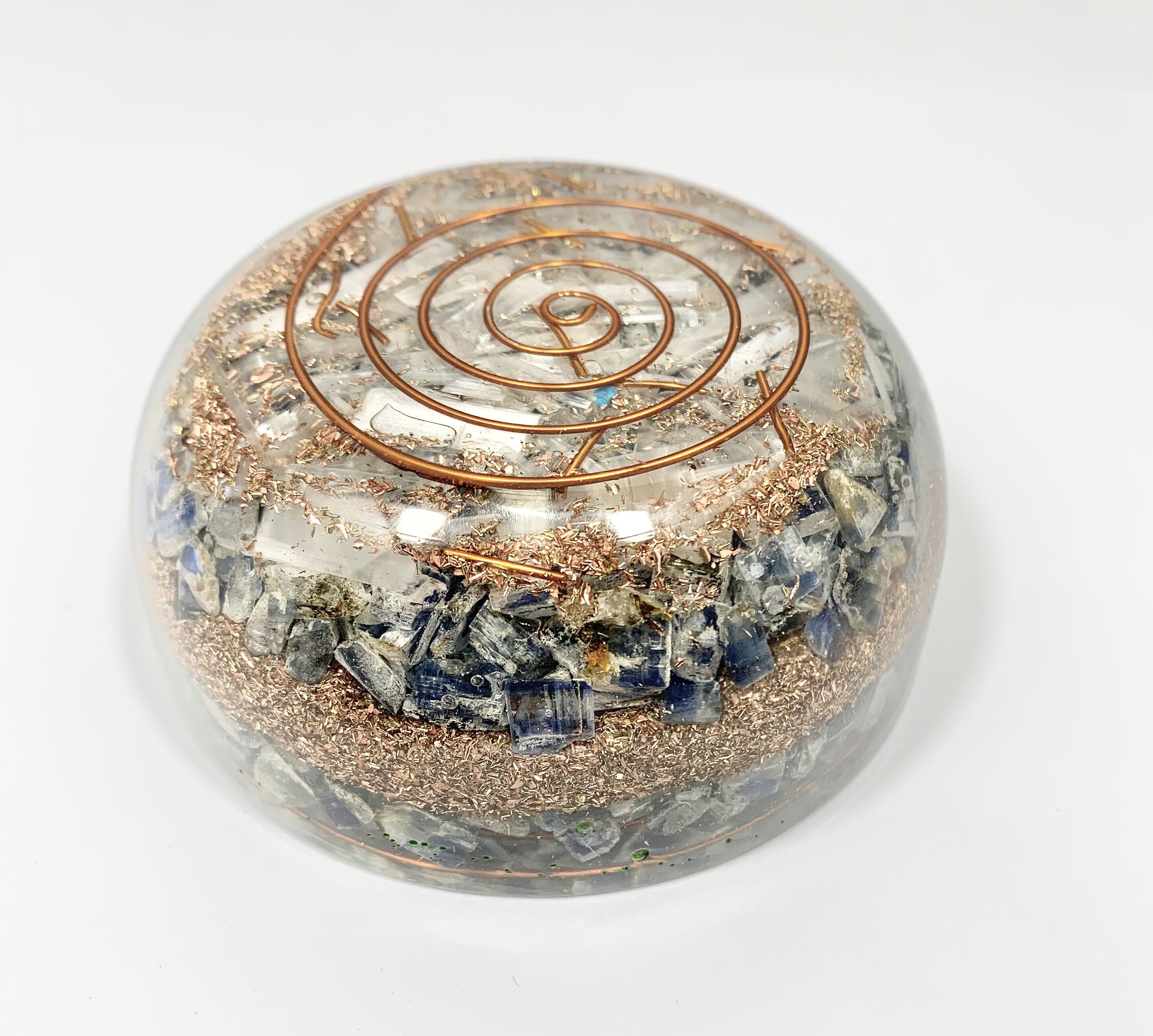 Kyanite Orgonite Tower Buster Dome - Etsy.de