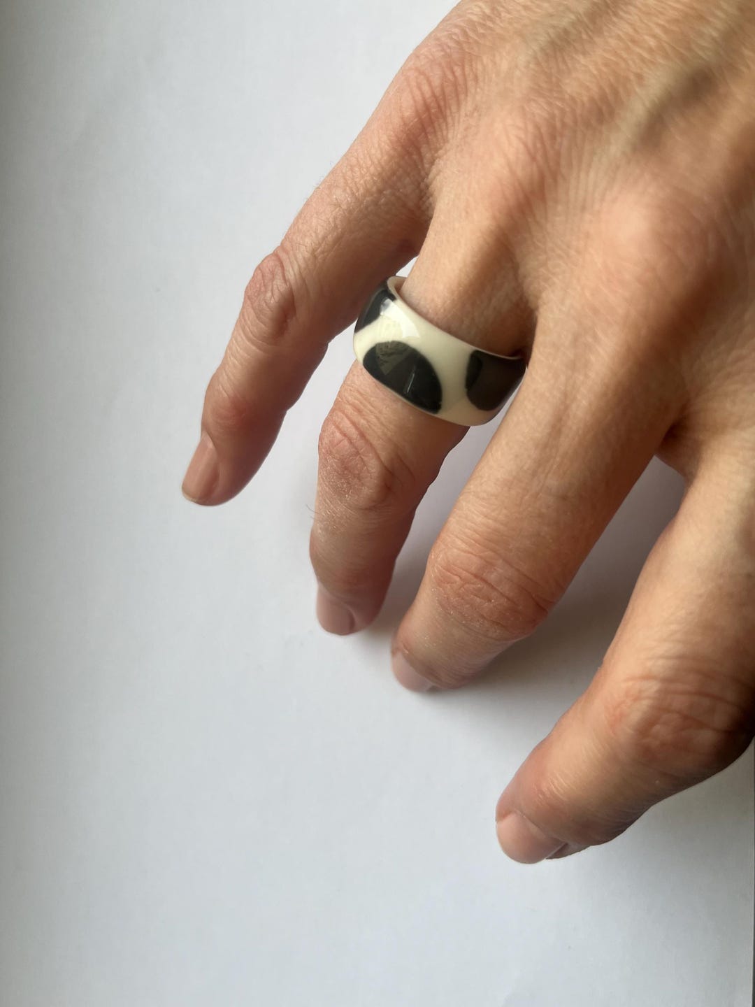 18mm (8US) Black and White Porcelain Ring - Etsy