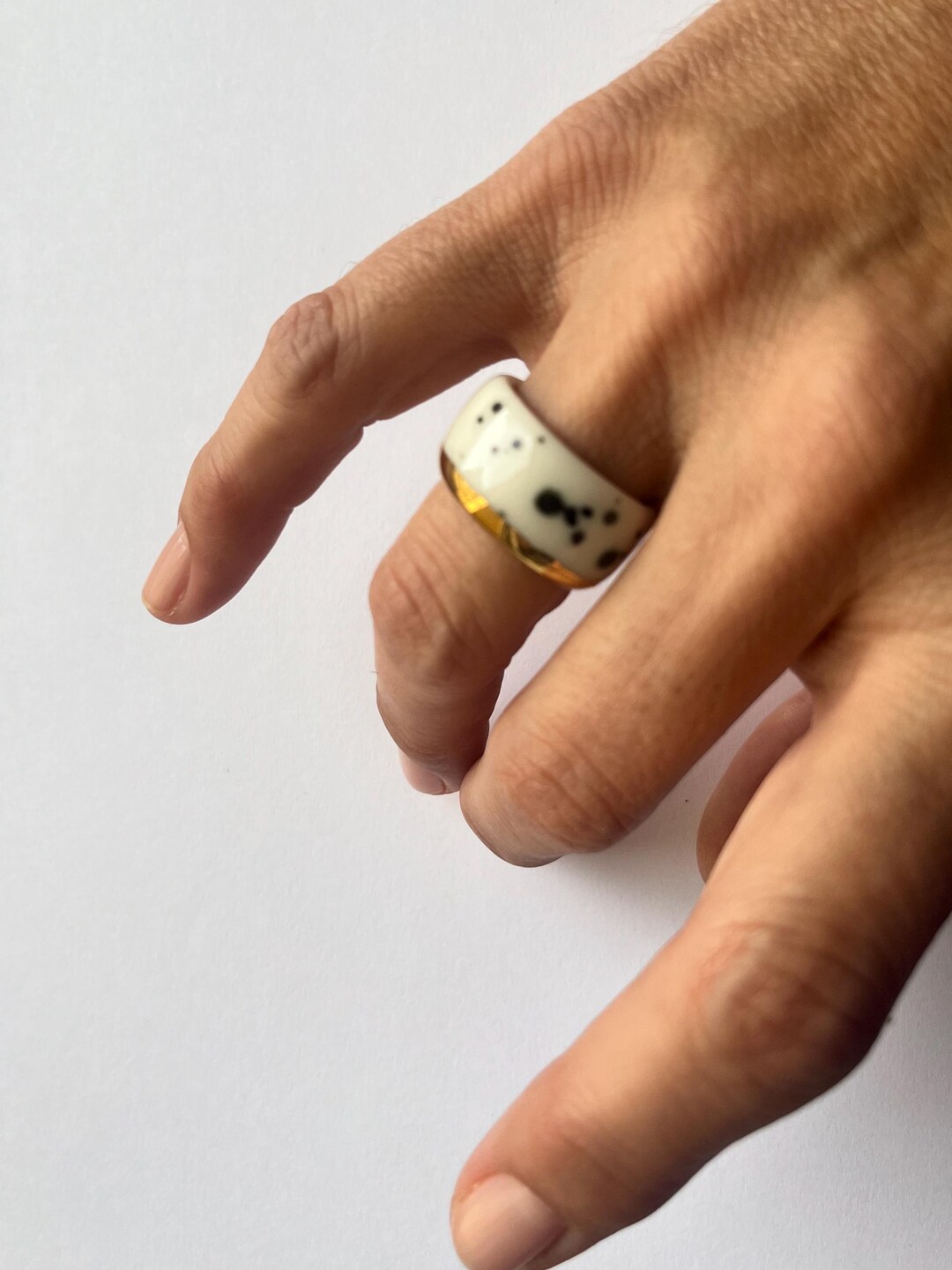 18mm (8US) Porcelain Ring With Black Dots and Gold Rim - Etsy