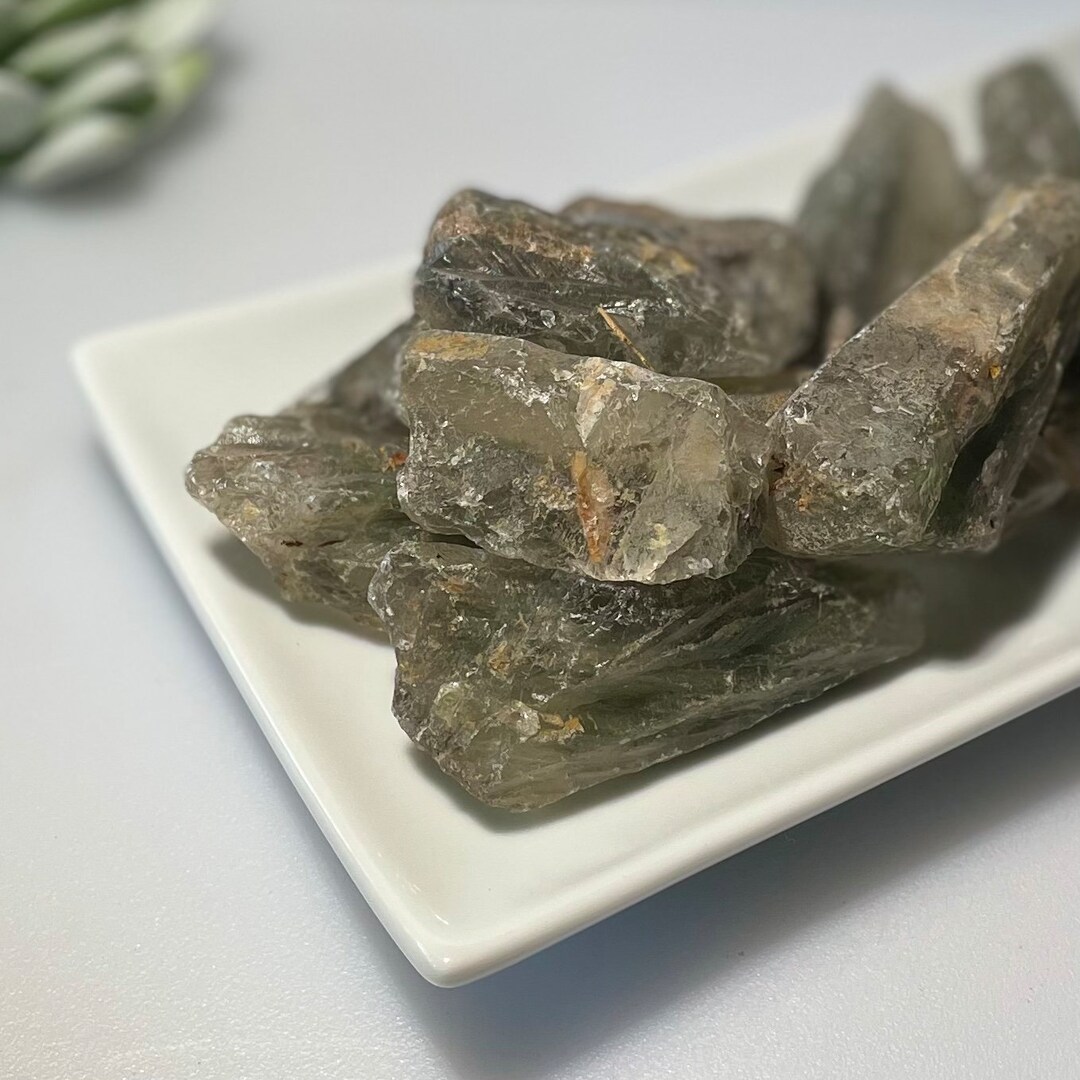 Raw Chlorite Phantom Garden Quartz Helps to Heal Trauma and Improve ...