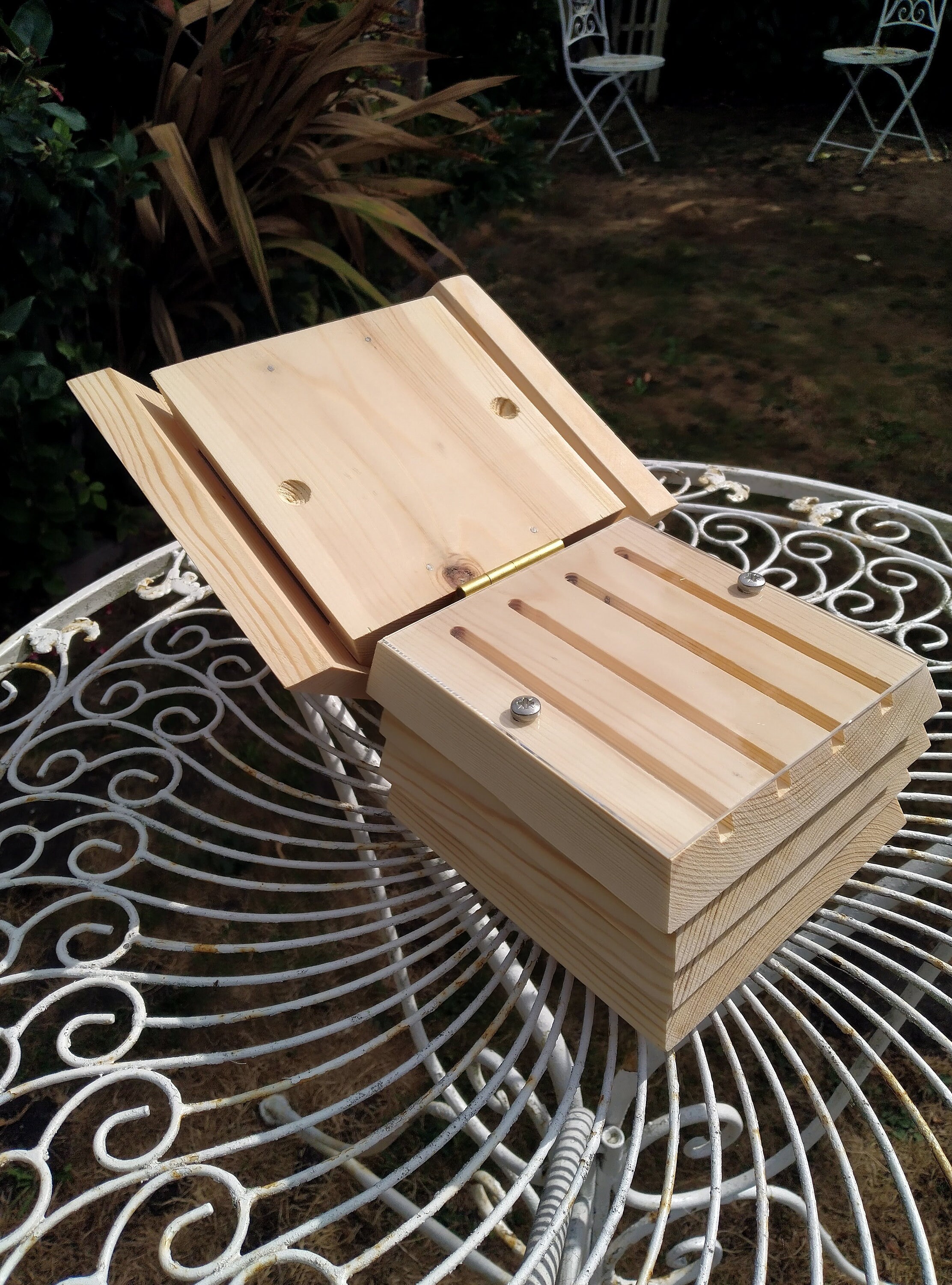 Solitary Bee Hive With Hinged Roof, Perspex Viewing Window Removable ...