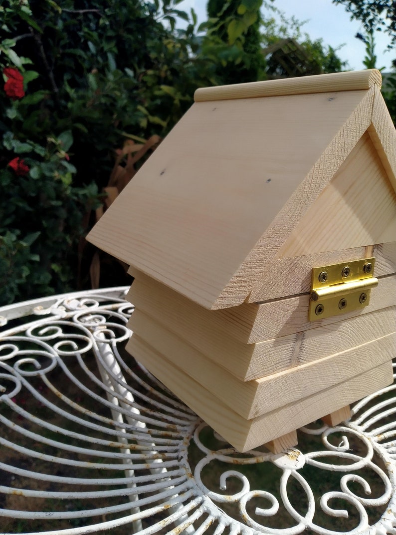 Solitary Bee Hive With Hinged Roof, Perspex Viewing Window Removable ...