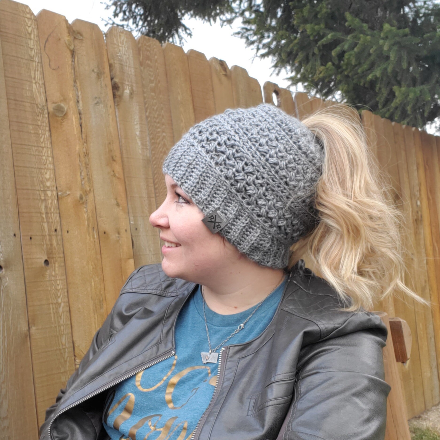 Crochet Ponytail Hat Pattern: Messy Bun Beanie (digital Pattern) - Etsy