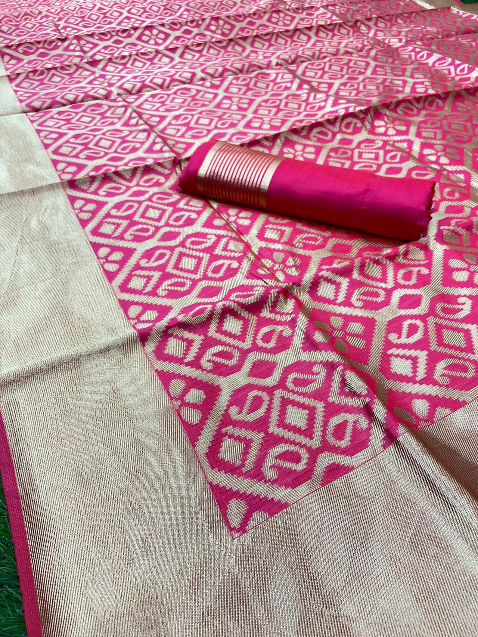 Light on Your Skin Royal Look Saree Soft Silk Sari for Women | Etsy