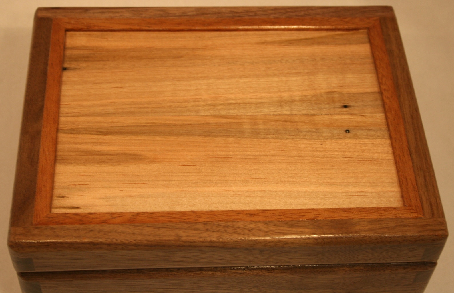 Handmade Walnut Wooden Keepsake Box 9 X 7 X 3-1/4, Maple Top and Bottom ...