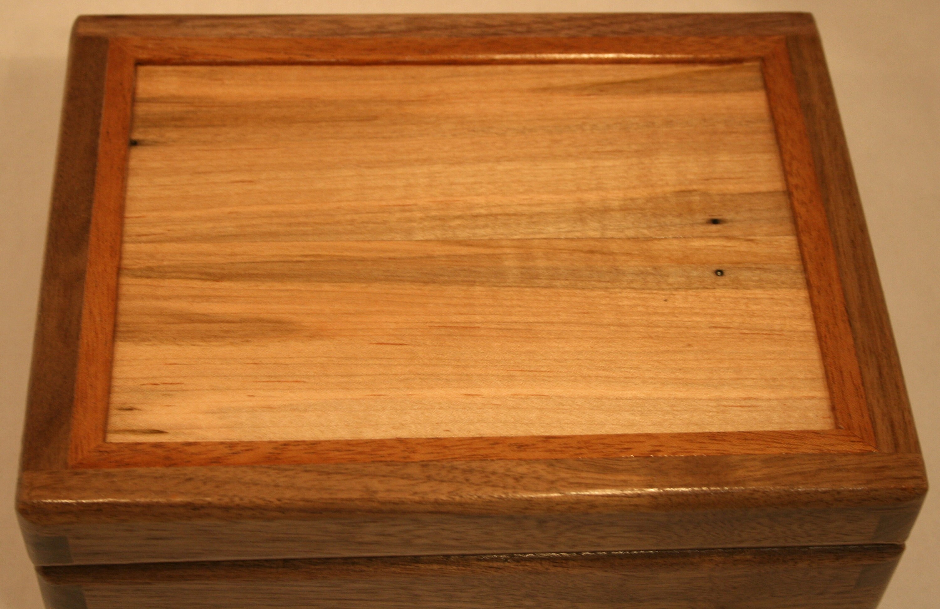Handmade Walnut Wooden Keepsake Box 9 X 7 X 3-1/4, Maple Top and Bottom ...