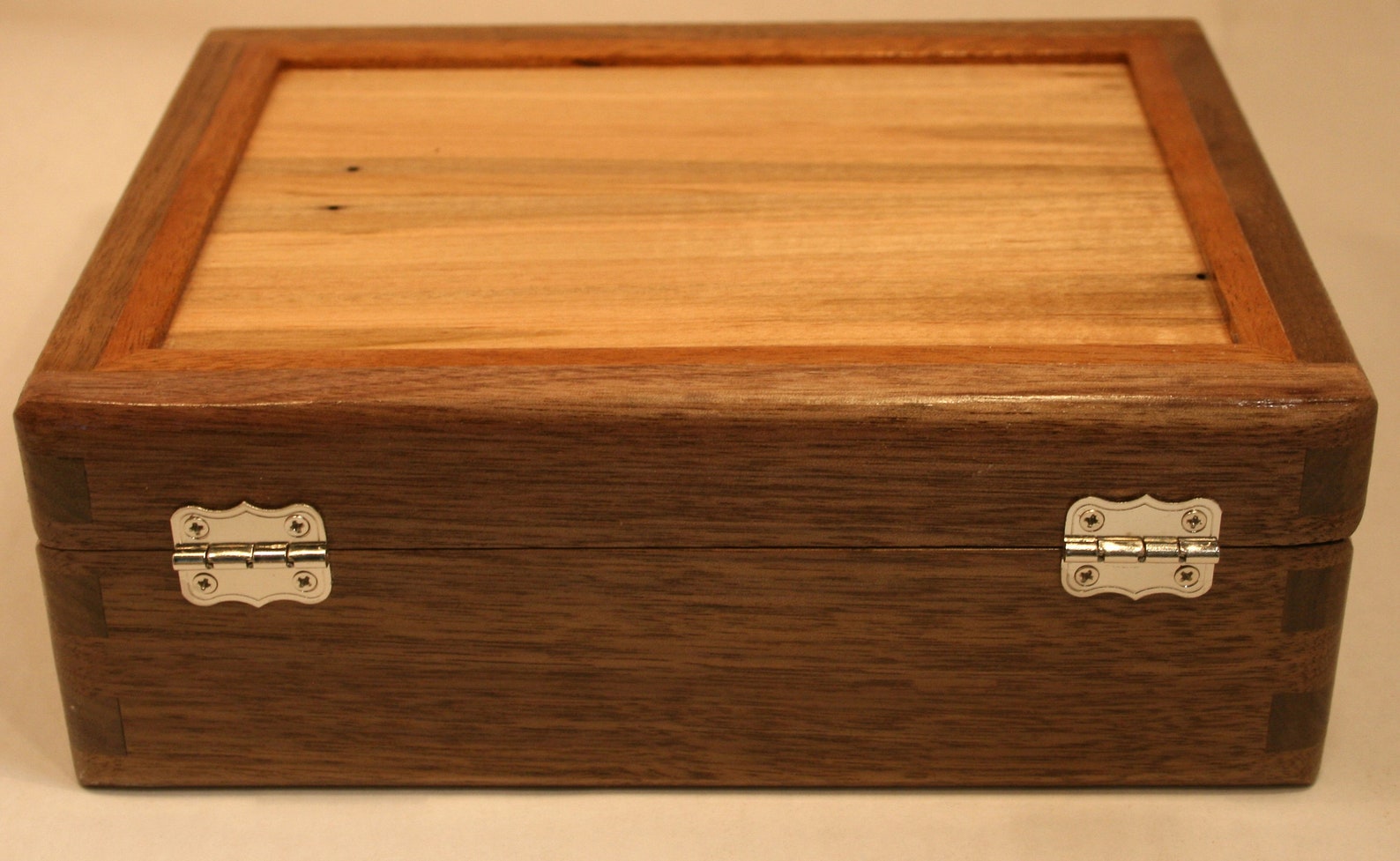 Handmade Walnut Wooden Keepsake Box 9 X 7 X 3-1/4, Maple Top and Bottom ...
