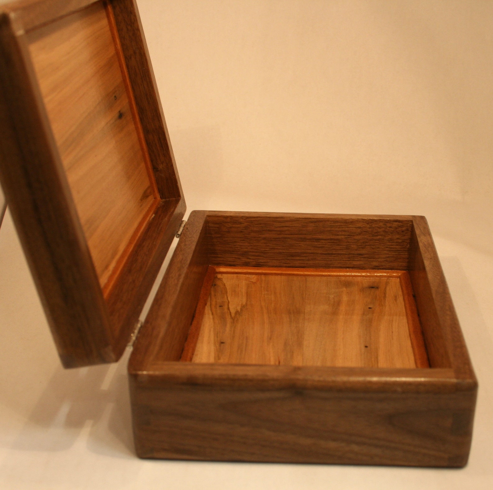Handmade Walnut Wooden Keepsake Box 9 X 7 X 3-1/4, Maple Top and Bottom ...