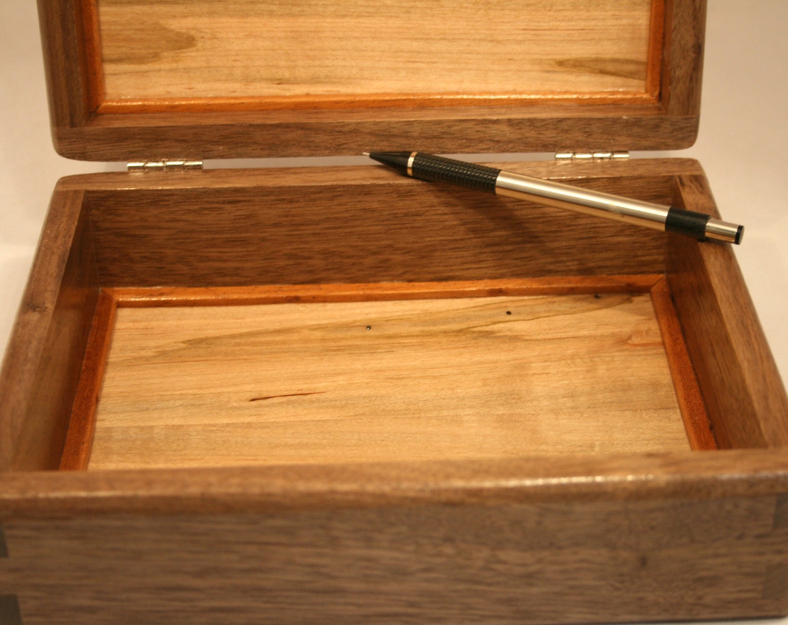 Handmade Walnut Wooden Keepsake Box 9 X 7 X 3-1/4, Maple Top and Bottom ...