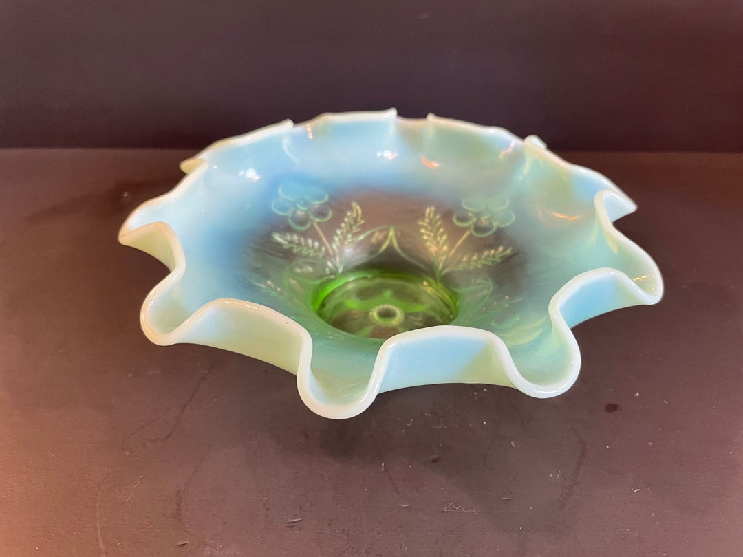 Rare Antique Dugan Glass Daisy Dear Pattern Bowl in Green Opalescent - Etsy
