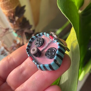 Coraline Button Box - Coraline Keychain/button Charm - Etsy