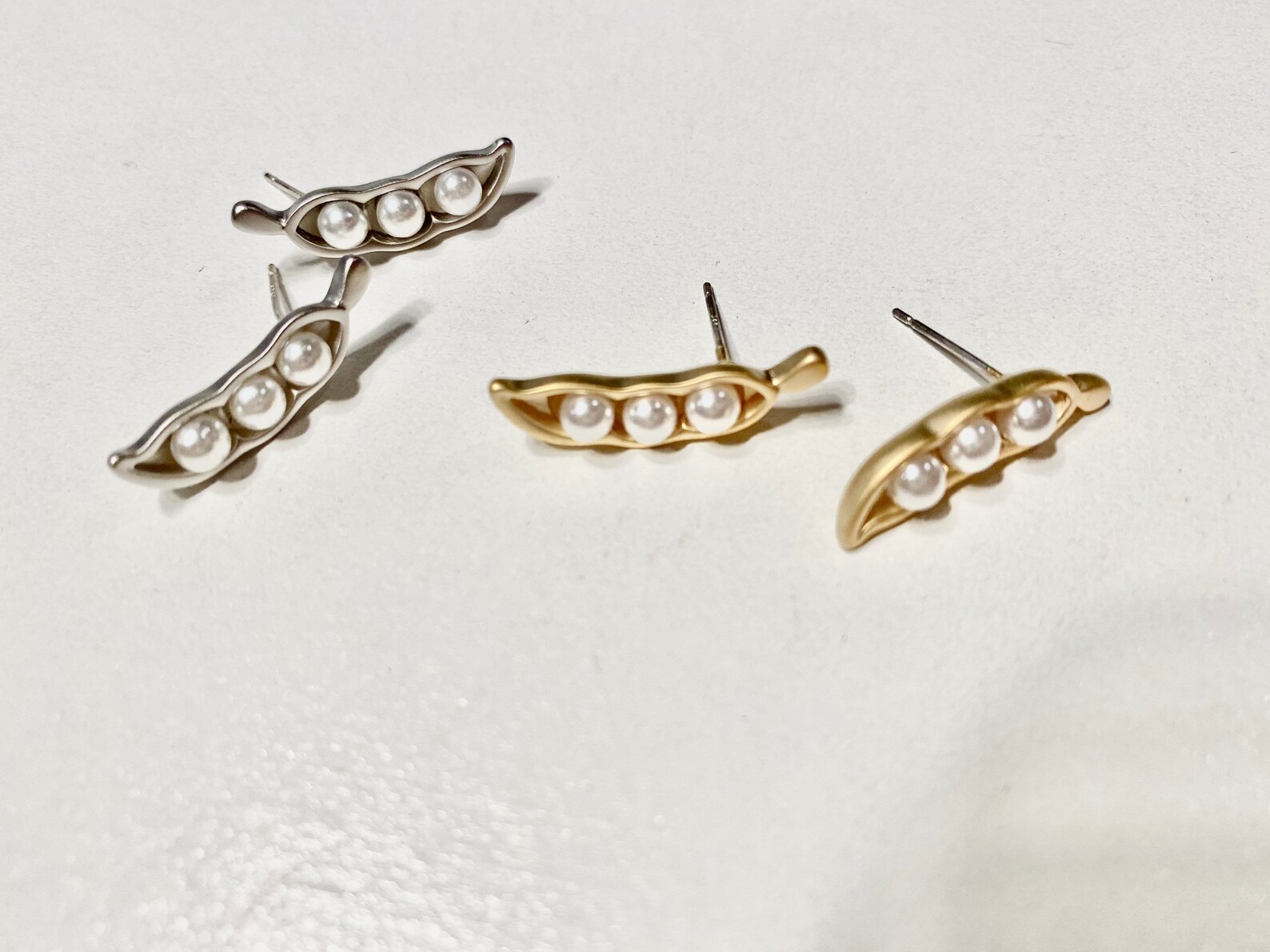 Pea Pod Jewelry/ Pearl Earrings - Etsy