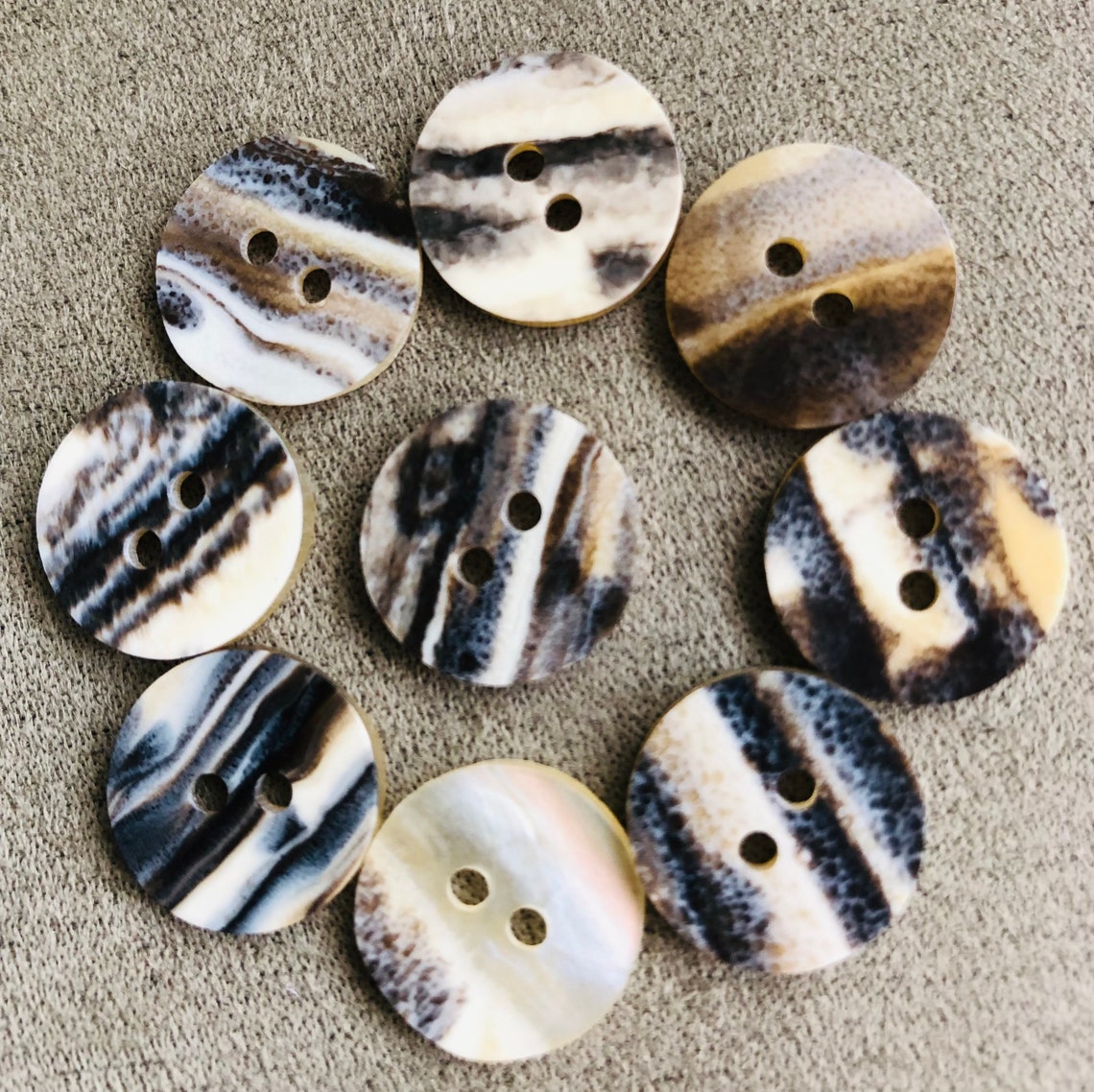 16 Mm Rustic Vintage Shell 2-hole Buttons, Organic Form, Golden Hue ...