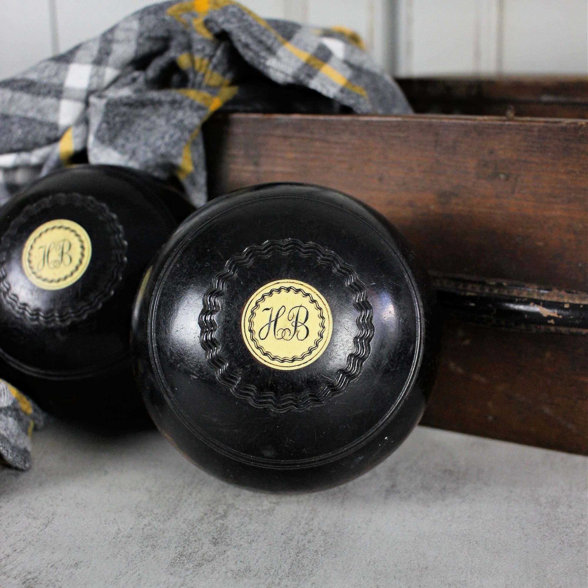 Vintage Scottish Lawn Bowling Set 2 Balls & Box Wood Bocce Scot Sports ...