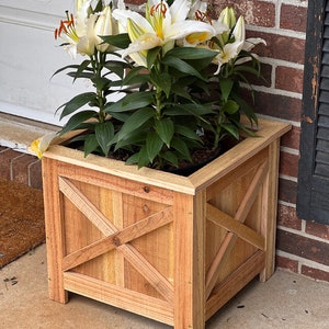 Farmhouse Planter - Etsy