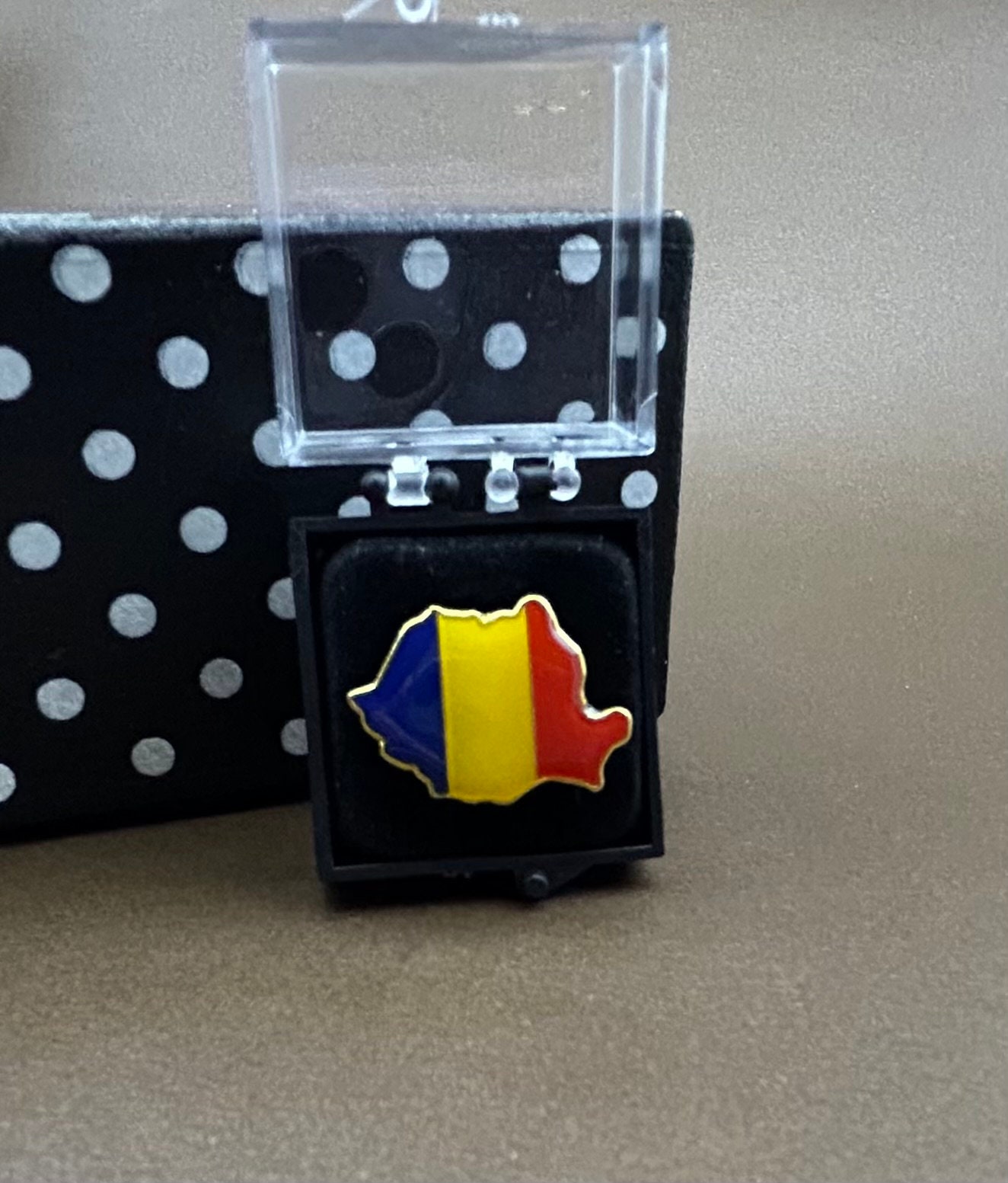 Romanian Pins/brooches-romania Map Flag Lapel Pin-romania Bat Pin ...