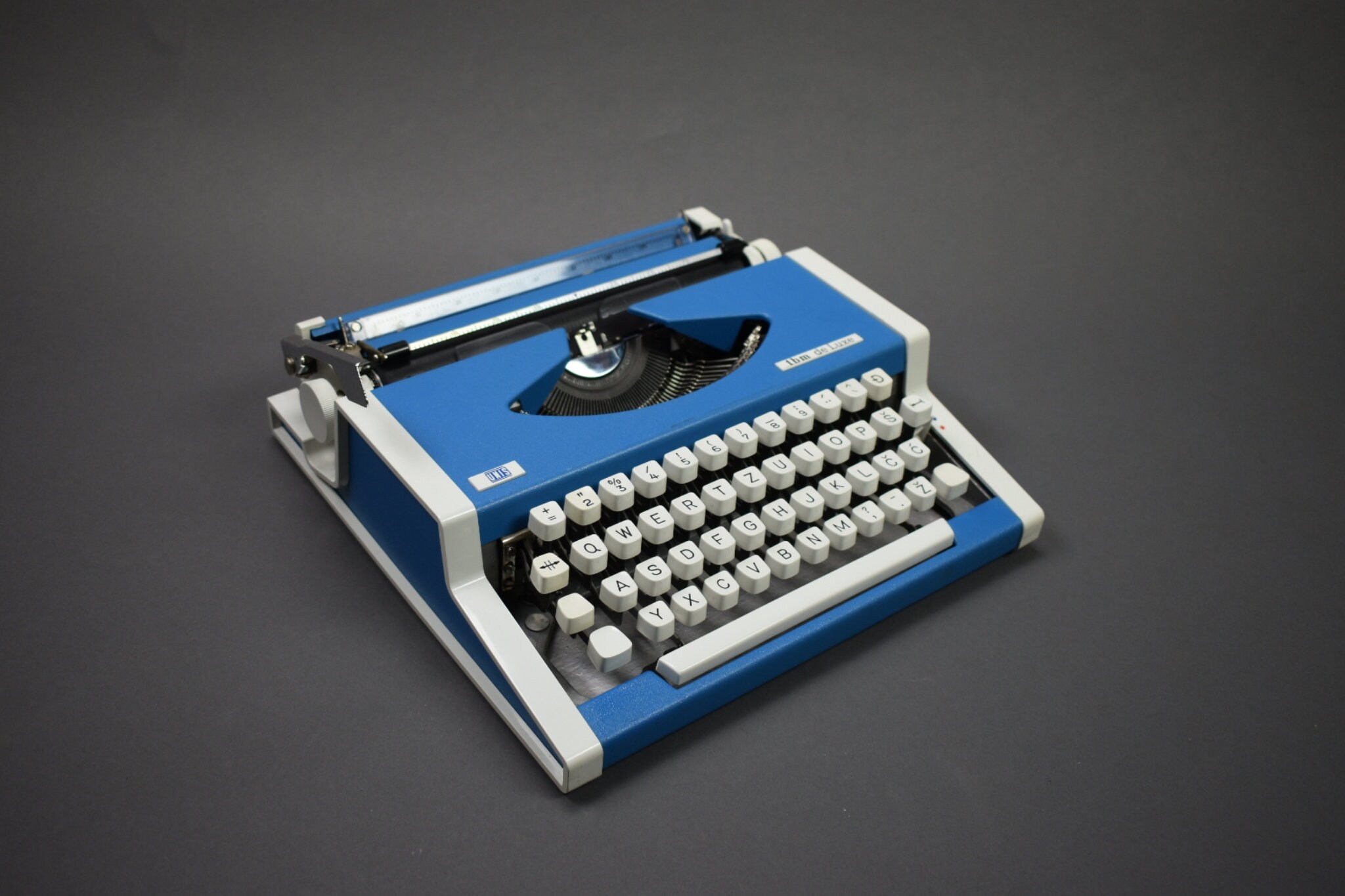 Vintage Blue Working Unis Tbm Typewriter, 80s Typewriter, Manual ...