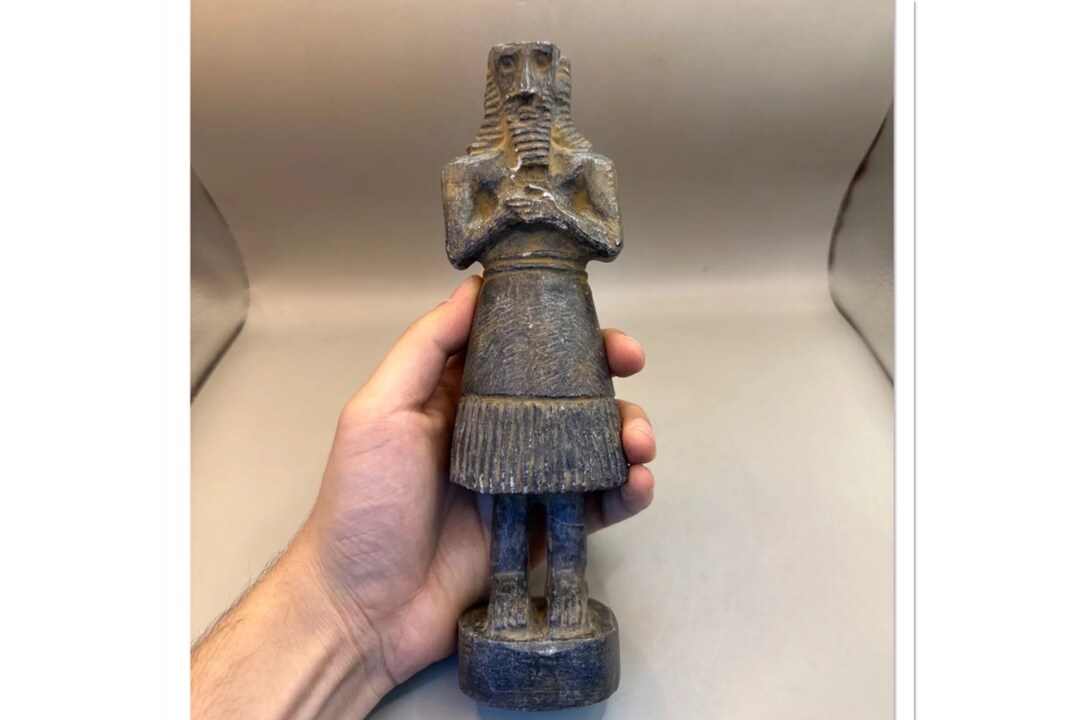 Genuine Ancient Near Eastern Black Stone Worshipper Figure - Early ...