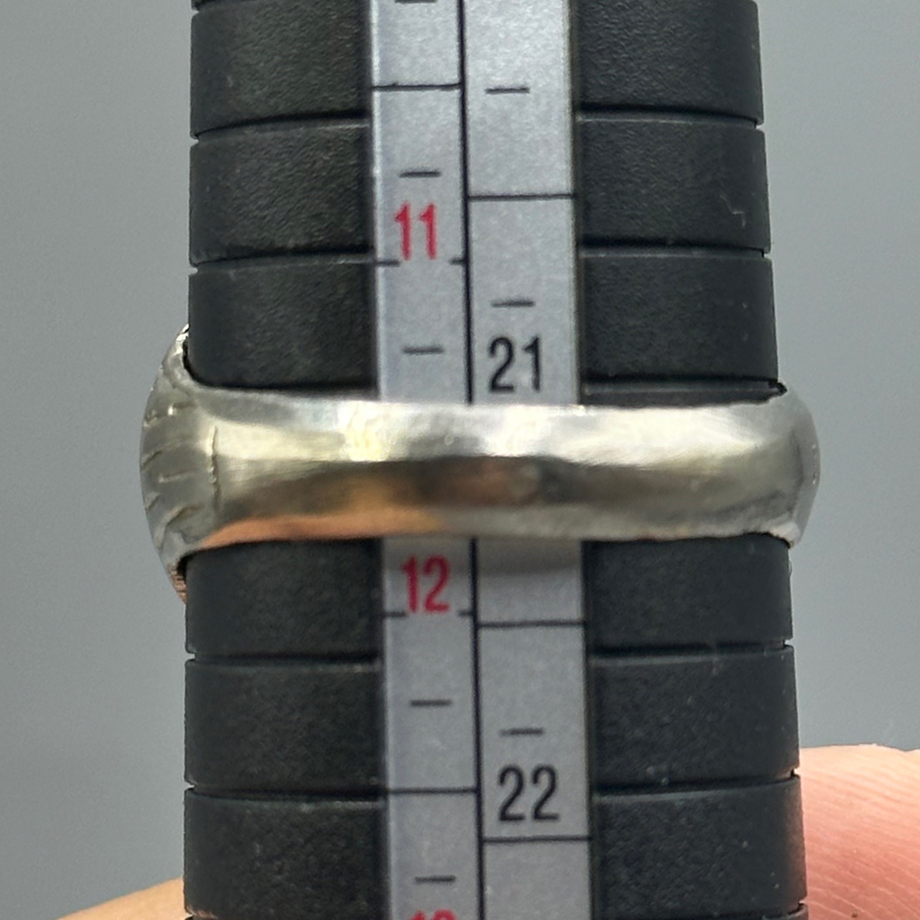 Beautiful Ancient Roman Ring With King With Sword Intaglio Insert ...