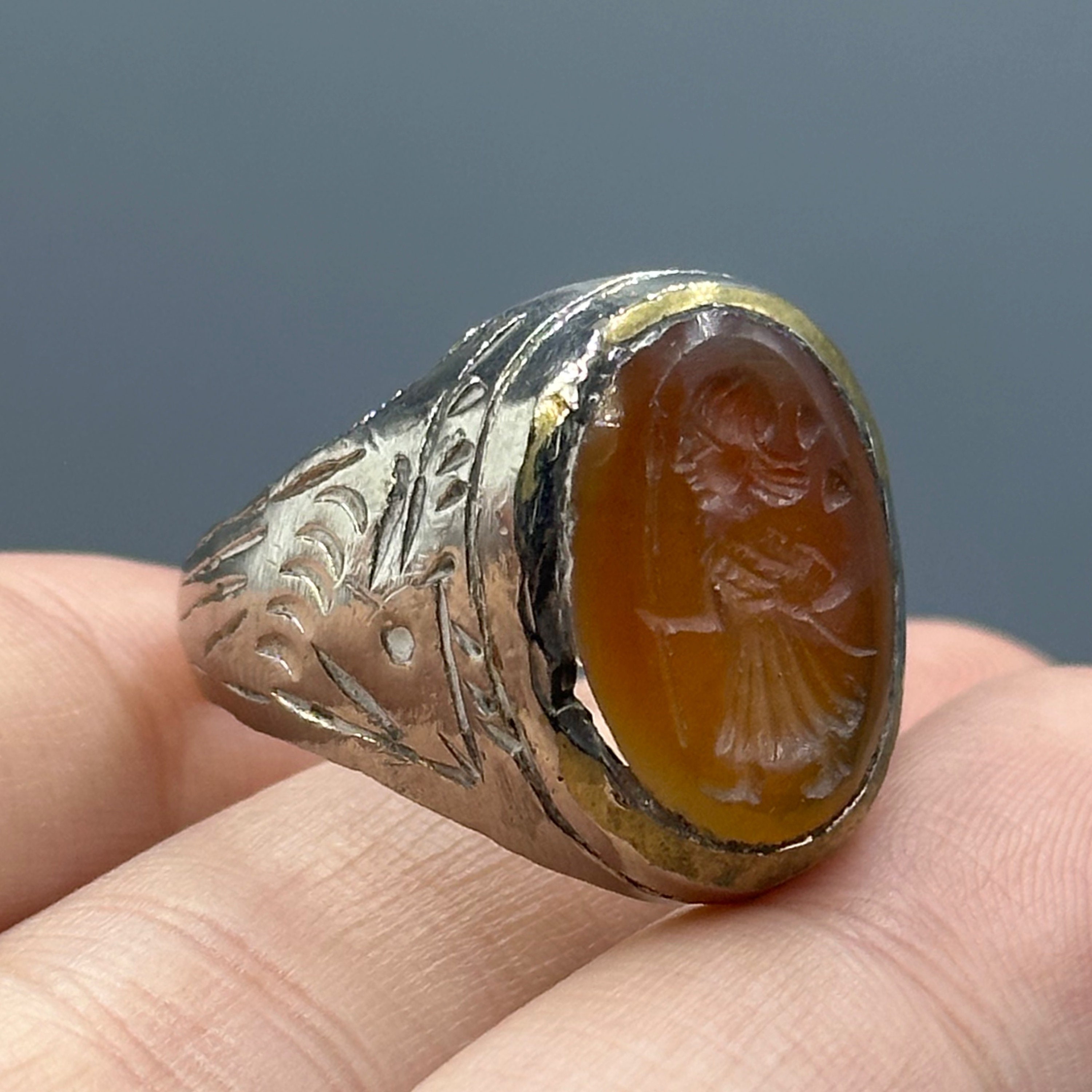 Beautiful Ancient Roman Ring With King With Sword Intaglio Insert ...