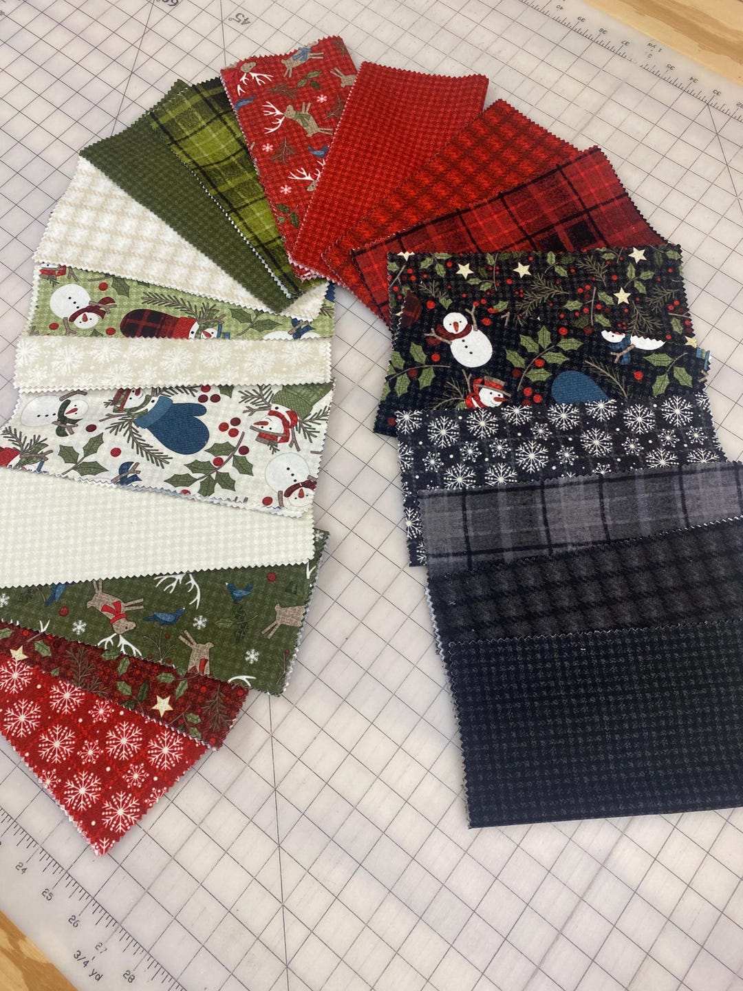 Holly Jolly 10" Stacker, Layer Cake, Flannel Precut by Bonnie Sullivan ...