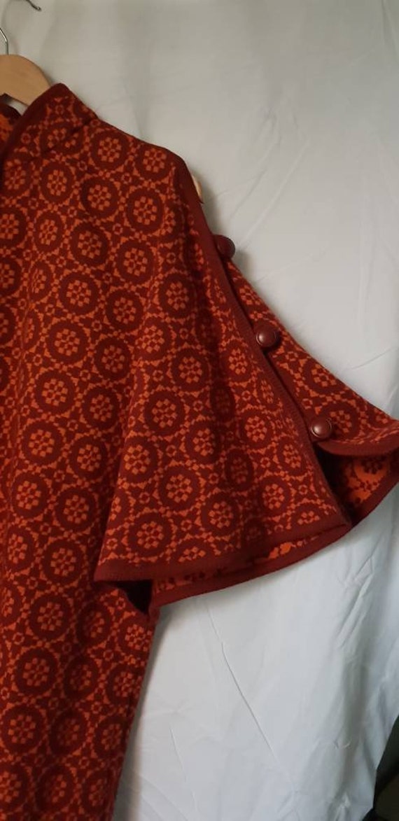 RARE, elegant, vintage cape coat from the iconic Wels… - Gem