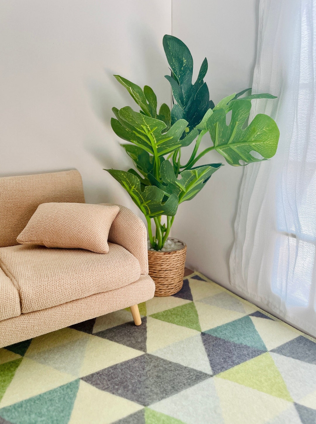 Miniature like-a-real Monstera Leaf Plant in Rattan Pot, 1 Inch Scale 1 ...