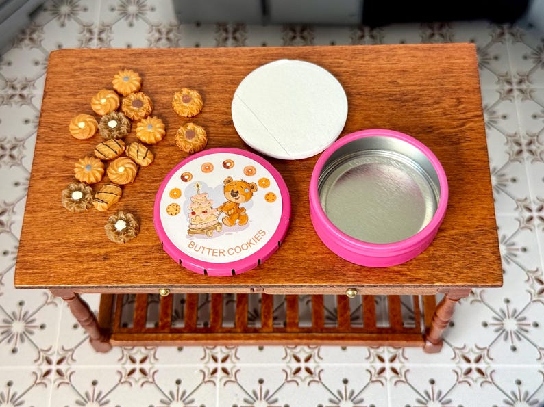 1:12 Scale Dollhouse Miniature Butter Cookie in Pink Tin, 1/12 Doll ...
