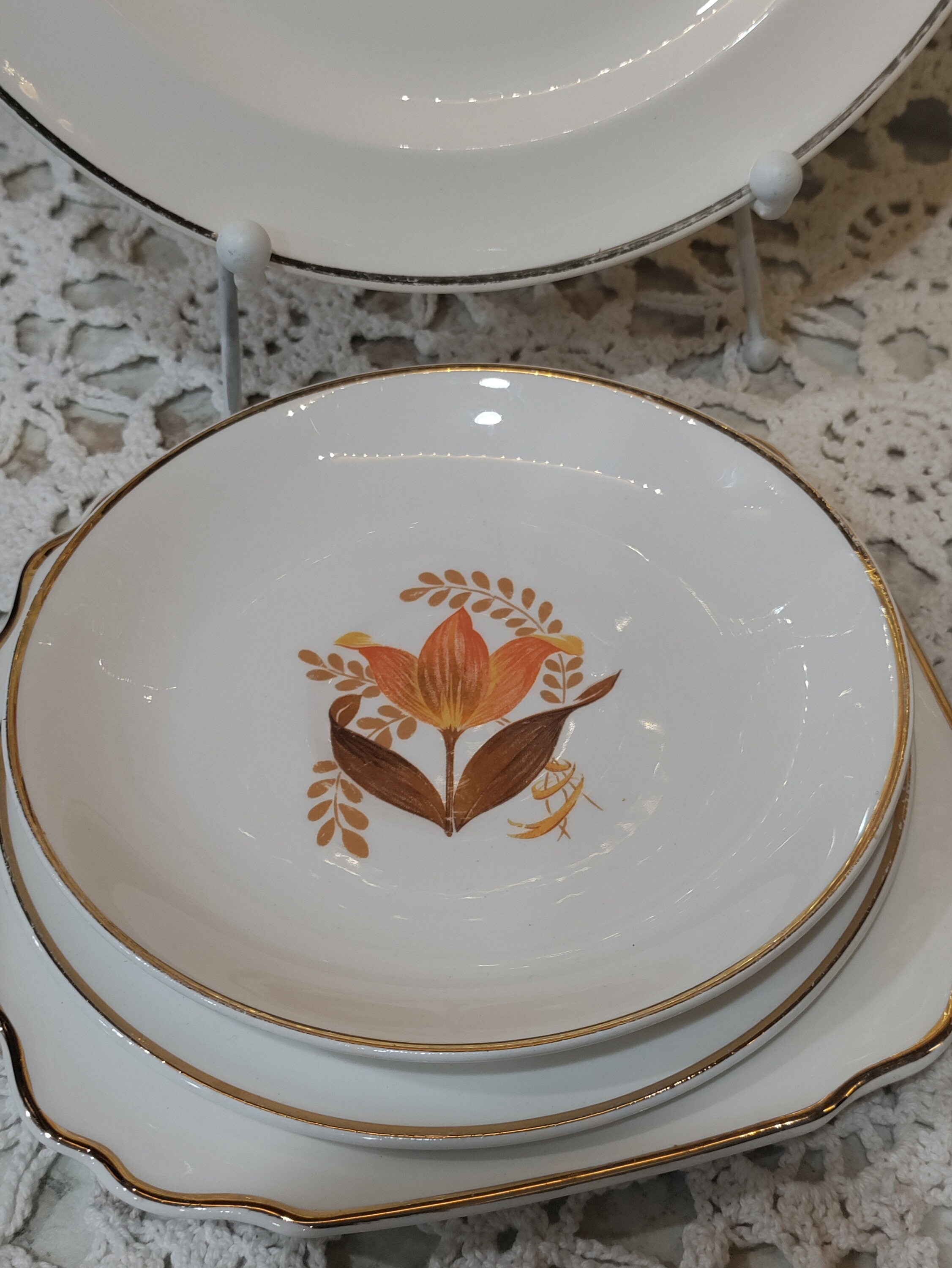 Modern Tulip by Harker Bakerite, Plates, Bowls, Cups, Vintage Dishes ...